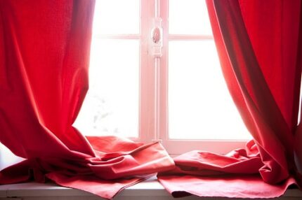 Comment poser ses rideaux ? - Plans.fr